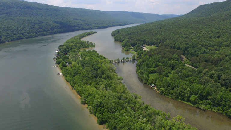 Tennessee River Gorge® Mountain Treehouse Offers Serenity & Relaxation ...