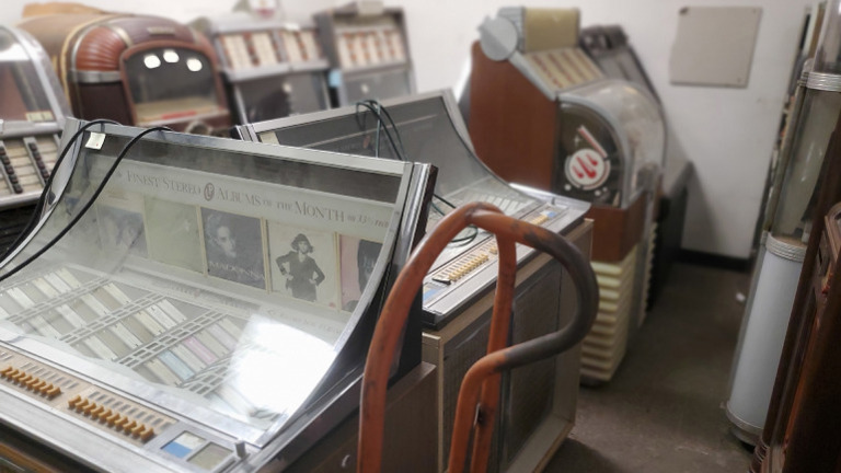 Crazy Cool Jukeboxes in Granada Hills, California - BizBuySell