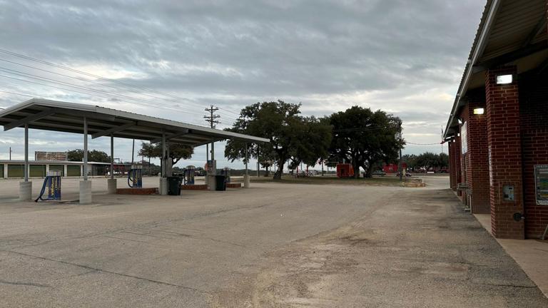 CrossRoads Valero - Convenience Store, Gas Station, Carwash in Bandera ...