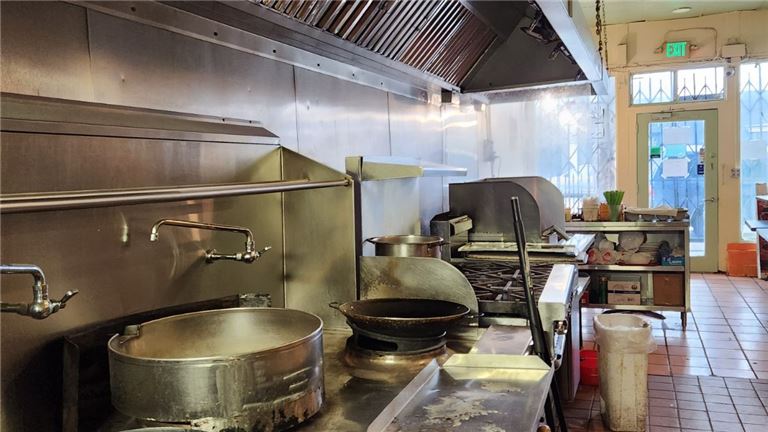 Sandwich Store With Big commercial Kitchen in San Francisco, California ...