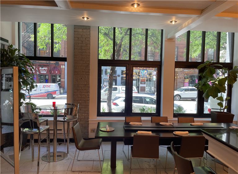 RARE / 5,295 SF 2nd gen. restaurant in Heart of River North for lease ...