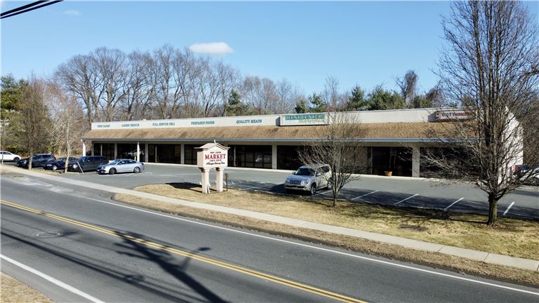 UNDER CONTRACT | 44 S Turnpike Rd, Wallingford, CT 06492 in Wallingford ...