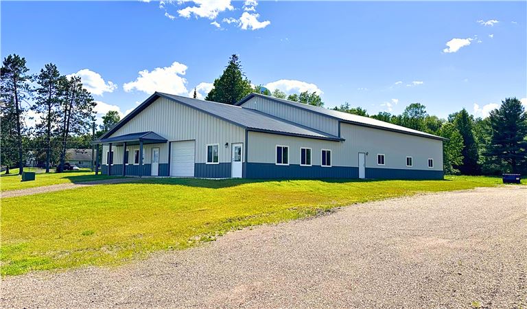 Building with commercial use potential in Fifield, Wisconsin - BizBuySell