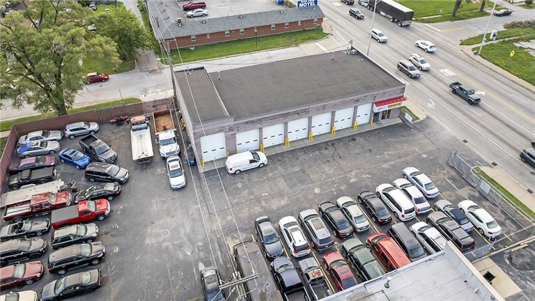 High Traffic 7 Bay Auto Repair including Large Vehicle by Interstate in ...