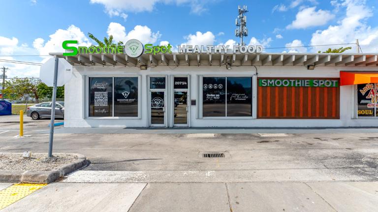 Turnkey Healthy Food & Smoothie, Profitable business, Prime Location in ...