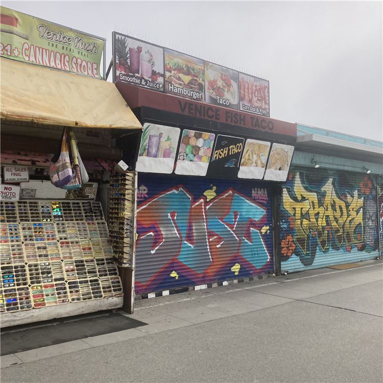 Fast Food Walk Up Window on the Venice Beach Boardwalk. in Venice ...