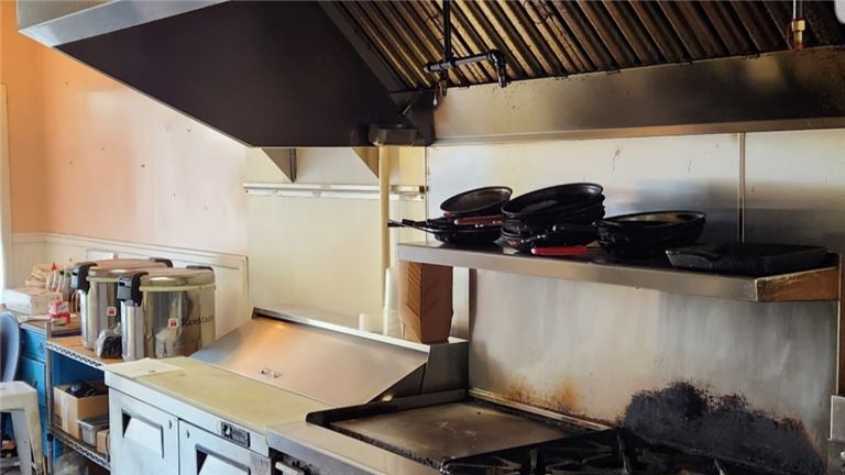 Commercial / kitchen & sandwich store for sale in Brisbane, California ...