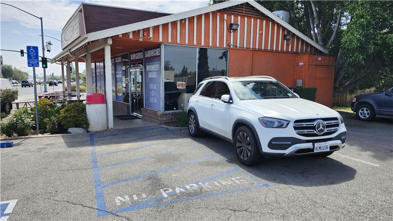 A well established fast food Burger shop at a good location for sale in ...