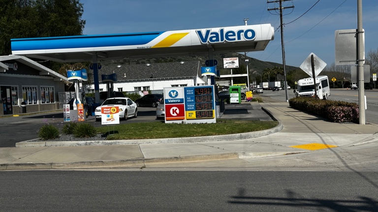 Gas station/ convenient store (package of 2, shell and Valero) in ...
