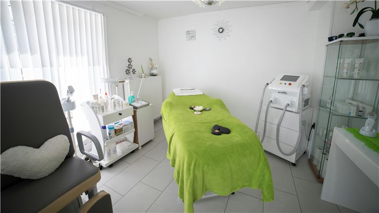 Distributor of High-End Spa Equipment in Tustin, California - BizBuySell