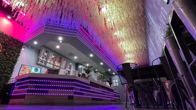 Turnkey boba tea and fast-food restaurant- Prime high traffic location ...