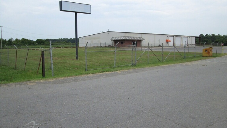 Commercial Building with 20 Acres FULLY LEASED triple net in Pine Bluff ...