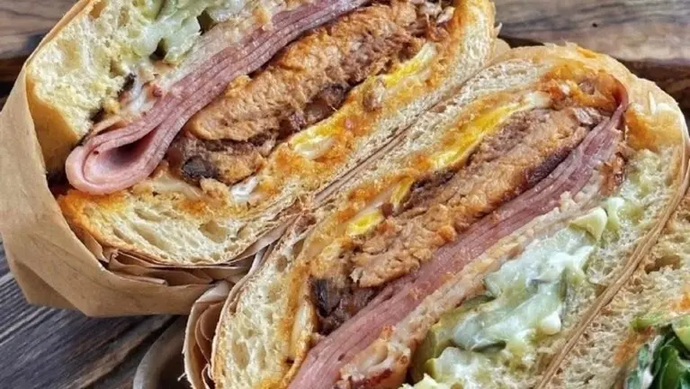 Delicious Sandwich shop with kitchen for sale in San Jose plaza in San ...