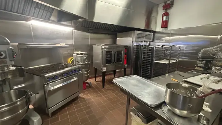 Turn-key Restaurant or Bakery with Type 1 hood in Artesia, California ...