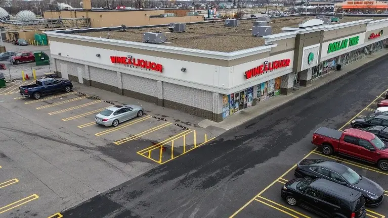 Liquor Store in high traffic shopping plaza in Buffalo, New York ...
